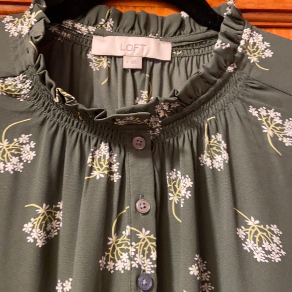 LOFT | Tops | Loft Floral | Poshmark